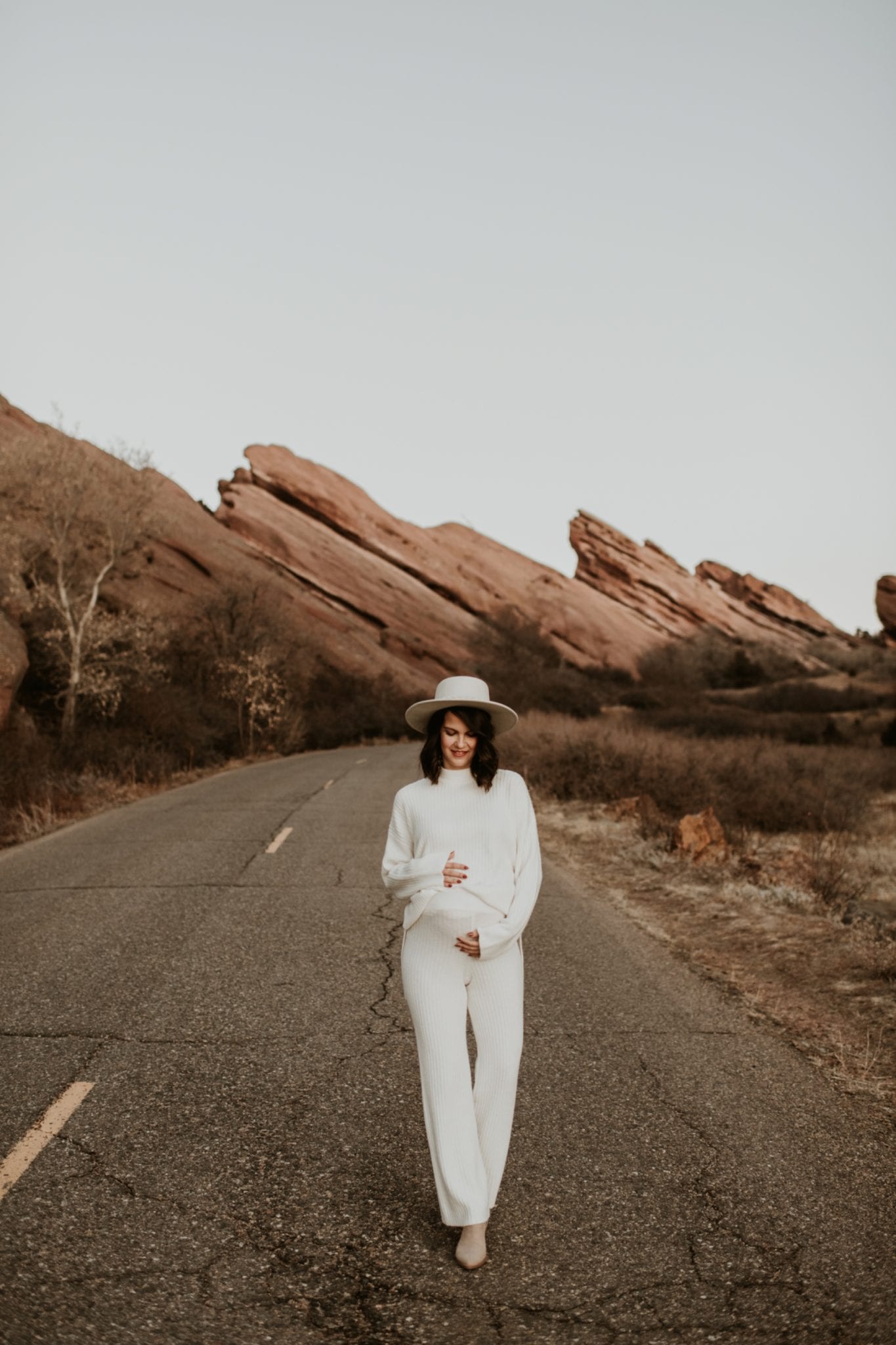 Red Rocks Maternity Session in Colorado | Ari + Miguel