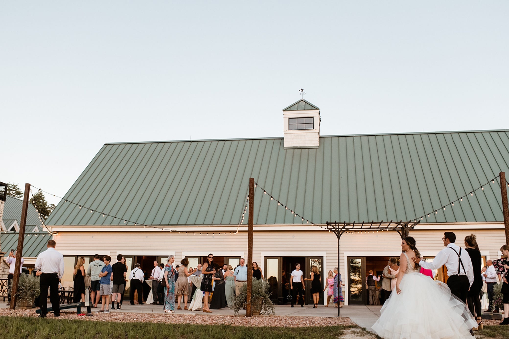 Flying Horse Ranch Wedding in the Summer | Holly + Zack