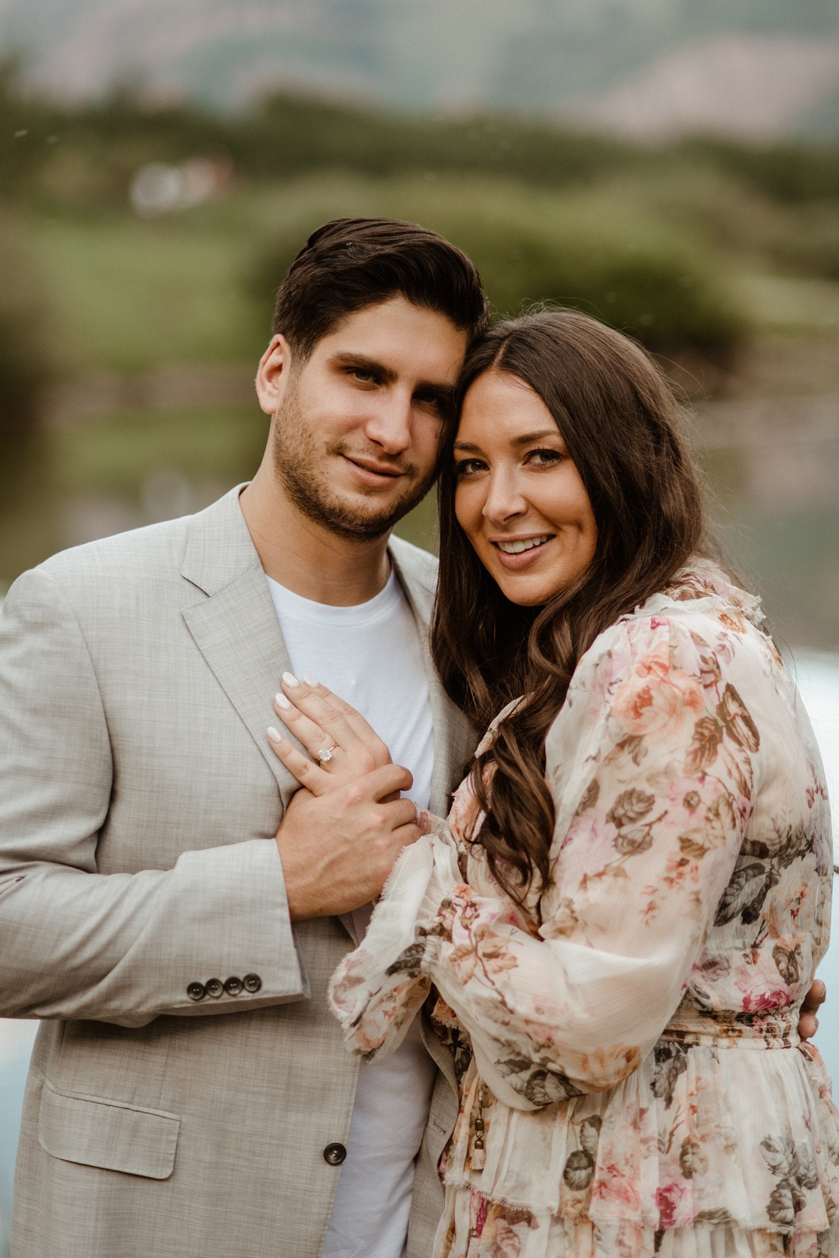 Engagement Photo Outfit Ideas and Inspiration | What to Wear