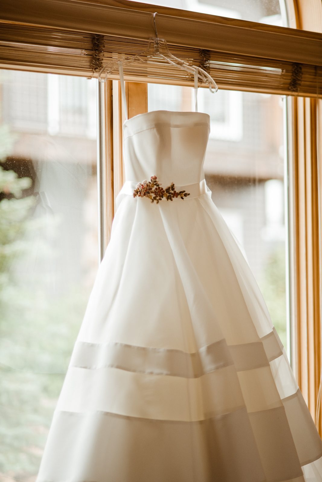 Rainy Estes Park Wedding at Riversong Inn | Lexi + Dan