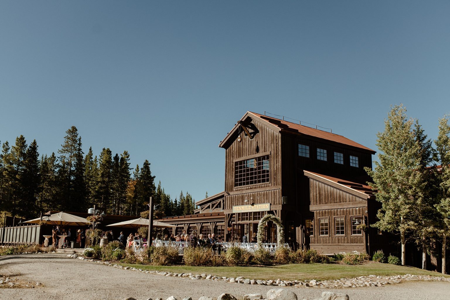 Ten Mile Station Wedding Venue in Breckenridge | Vicky + Charles