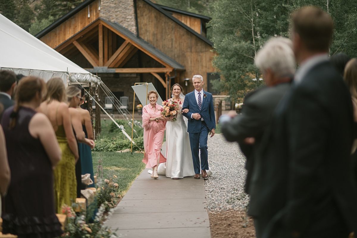 Blackstone Rivers Ranch Wedding in the Rain | Lexi + Chris